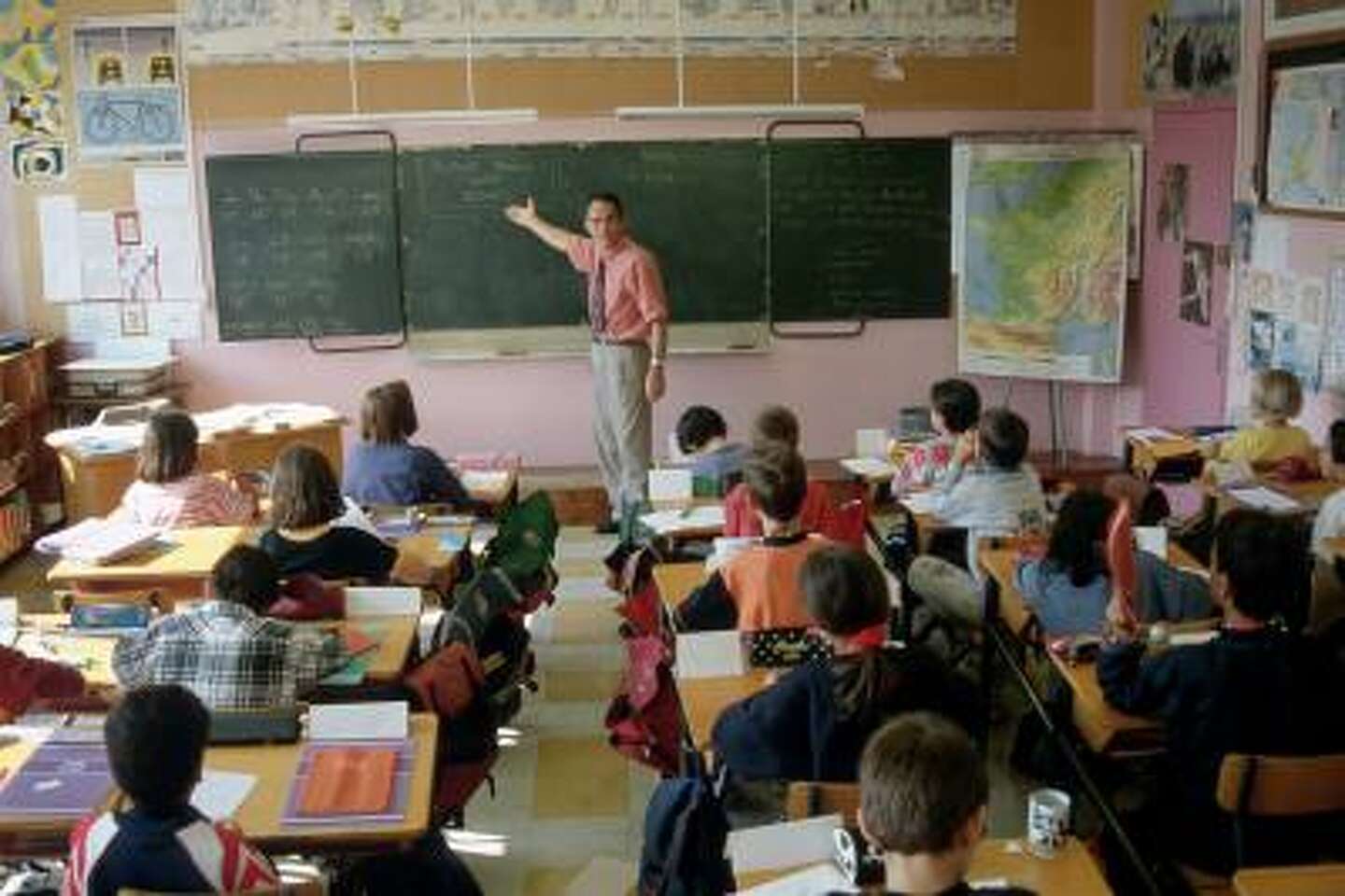 The Advantages & Disadvantages of Class Sizes