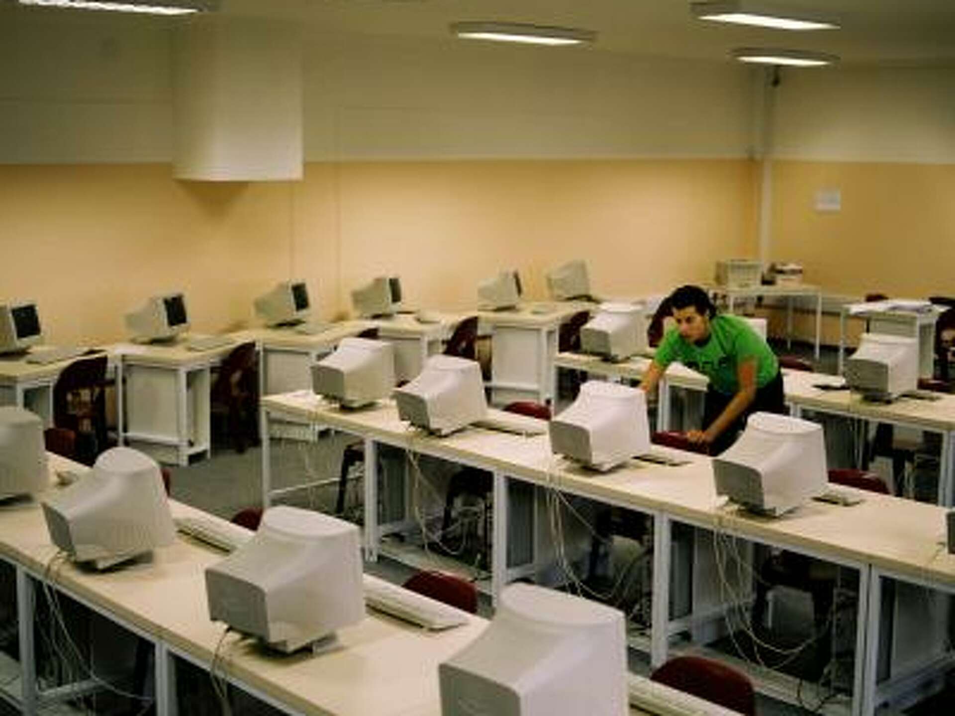 Tips on Getting Back Into College Once You've Failed Out