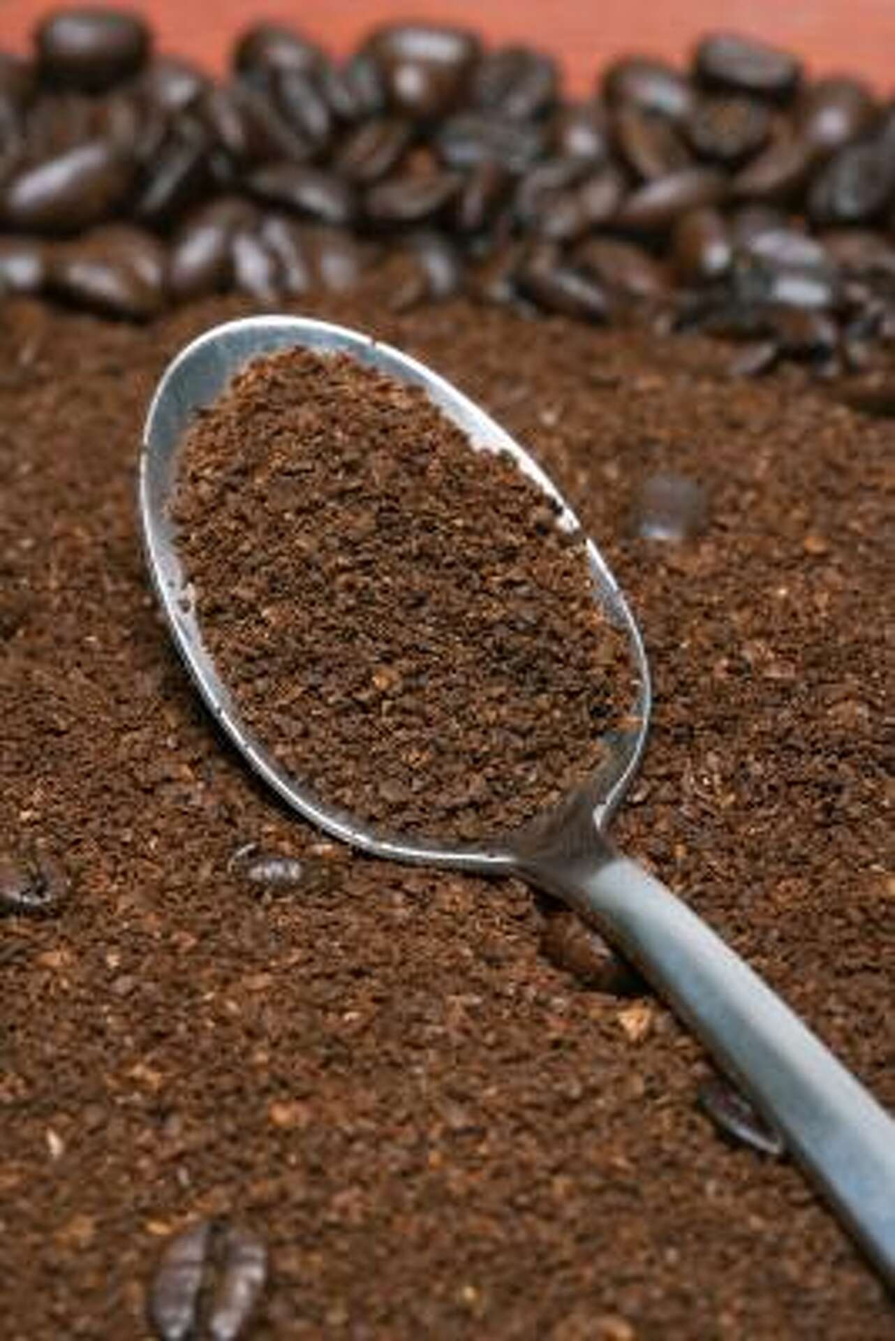 A Science Project for Growing Plants With Coffee Grounds or Soil