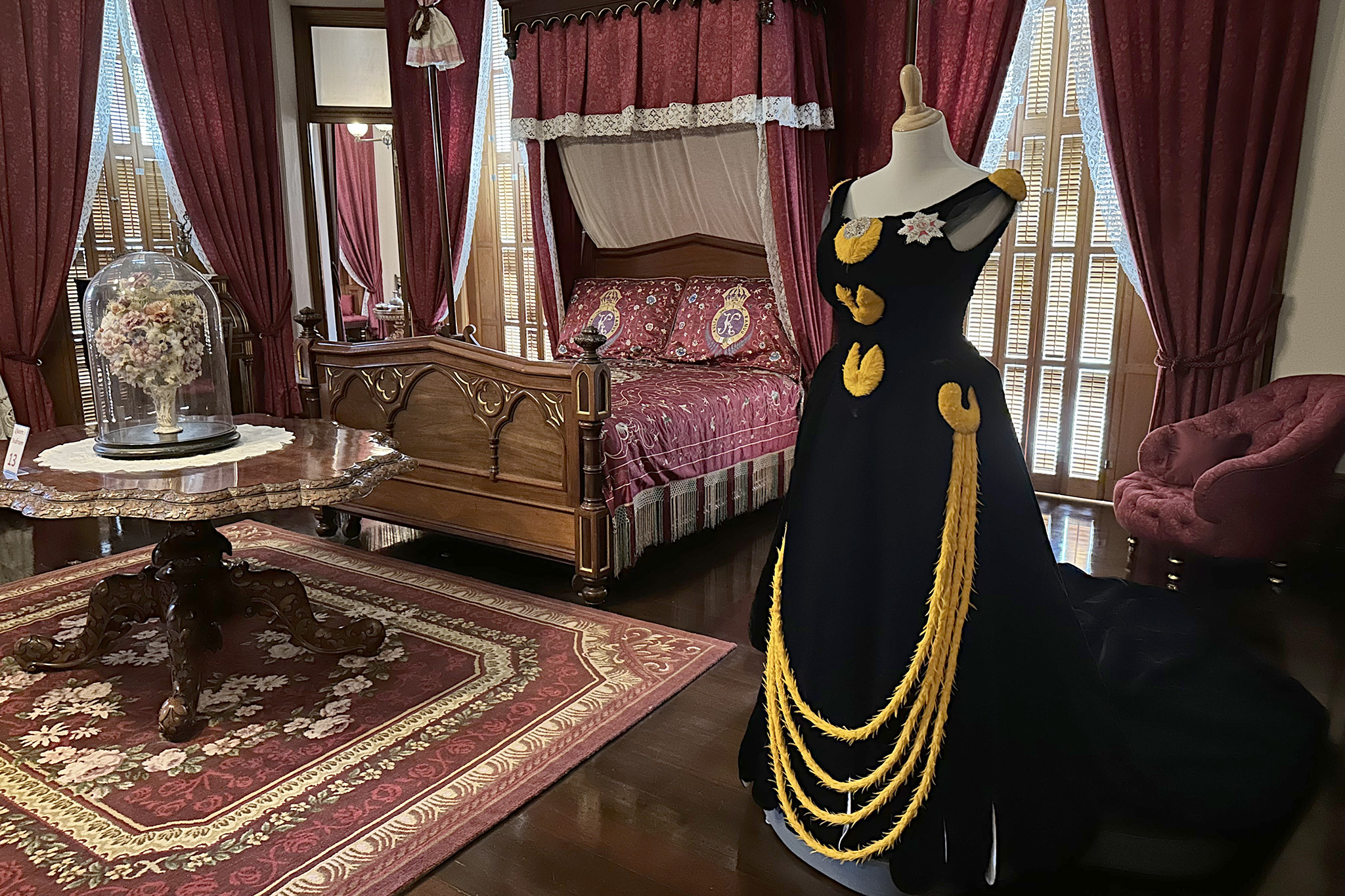 Queen Liliuokalani Palace Inside A Queen's Home Is America's Only