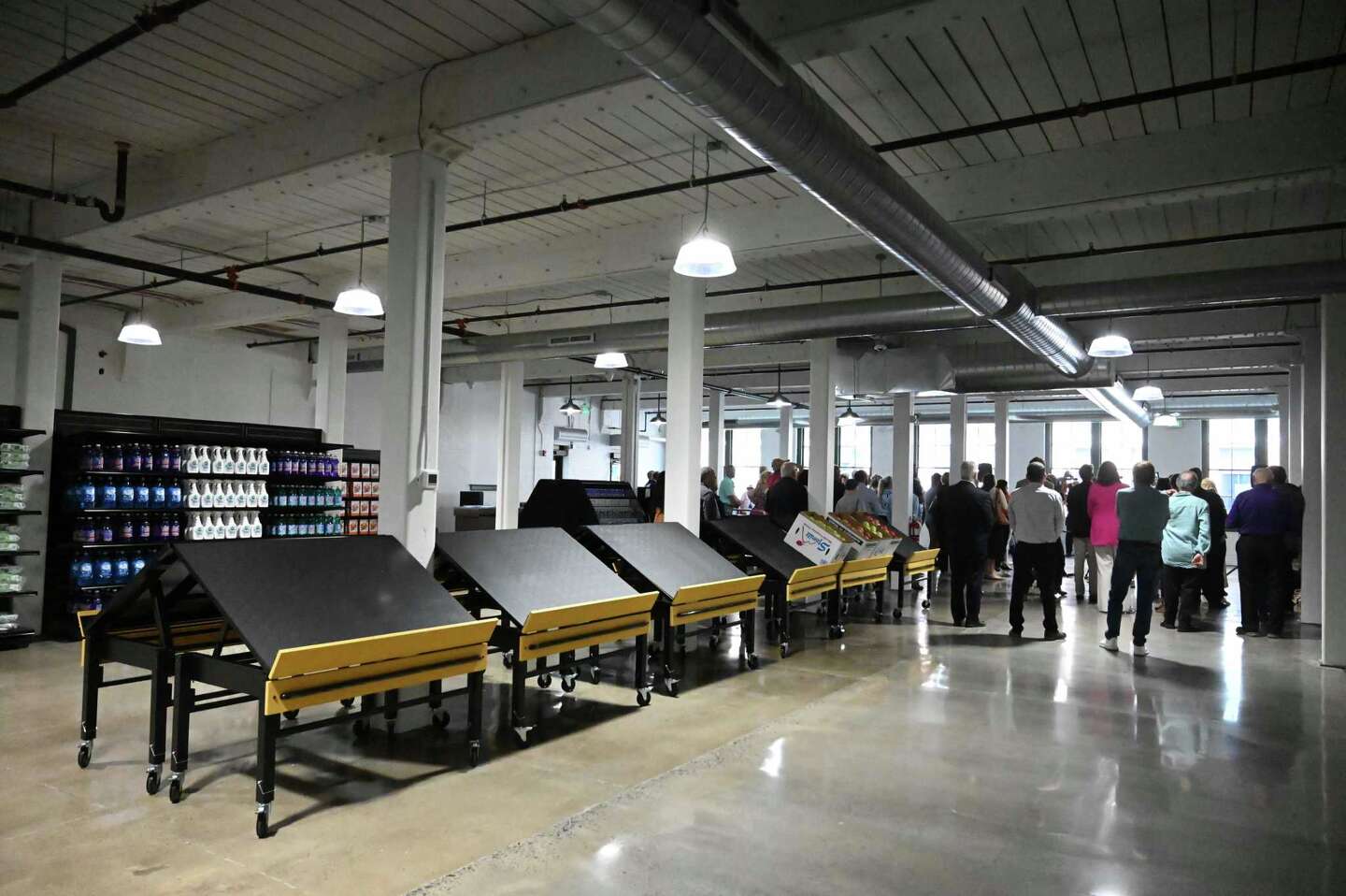 Bargain Grocery preps for August opening in Troy