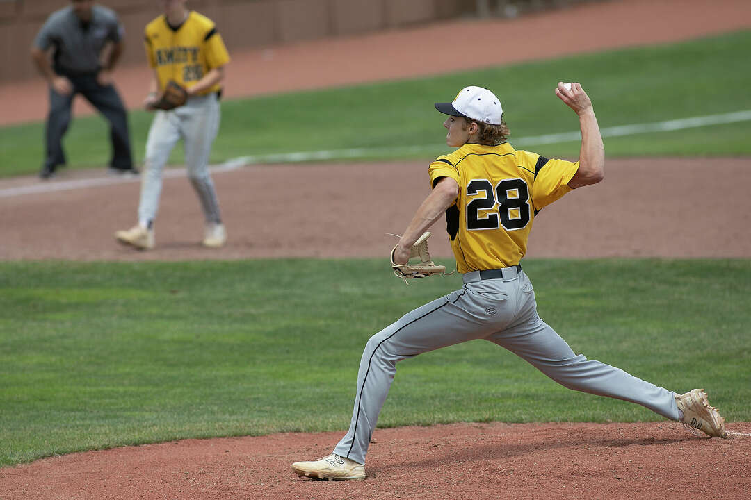 Amity freshman Jake Boguniecki legitimate star in baseball, hockey
