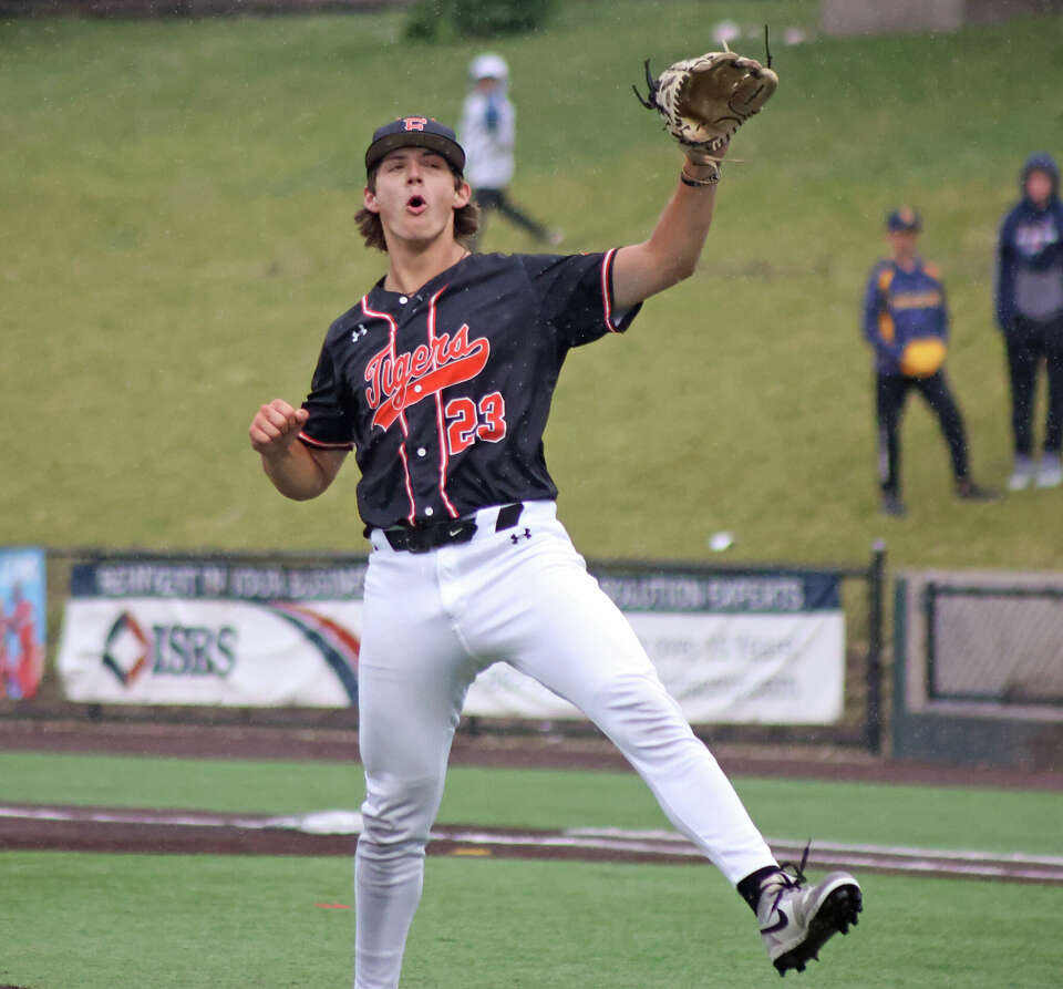 Edwardsville baseball battled adversity for third-place state trophy
