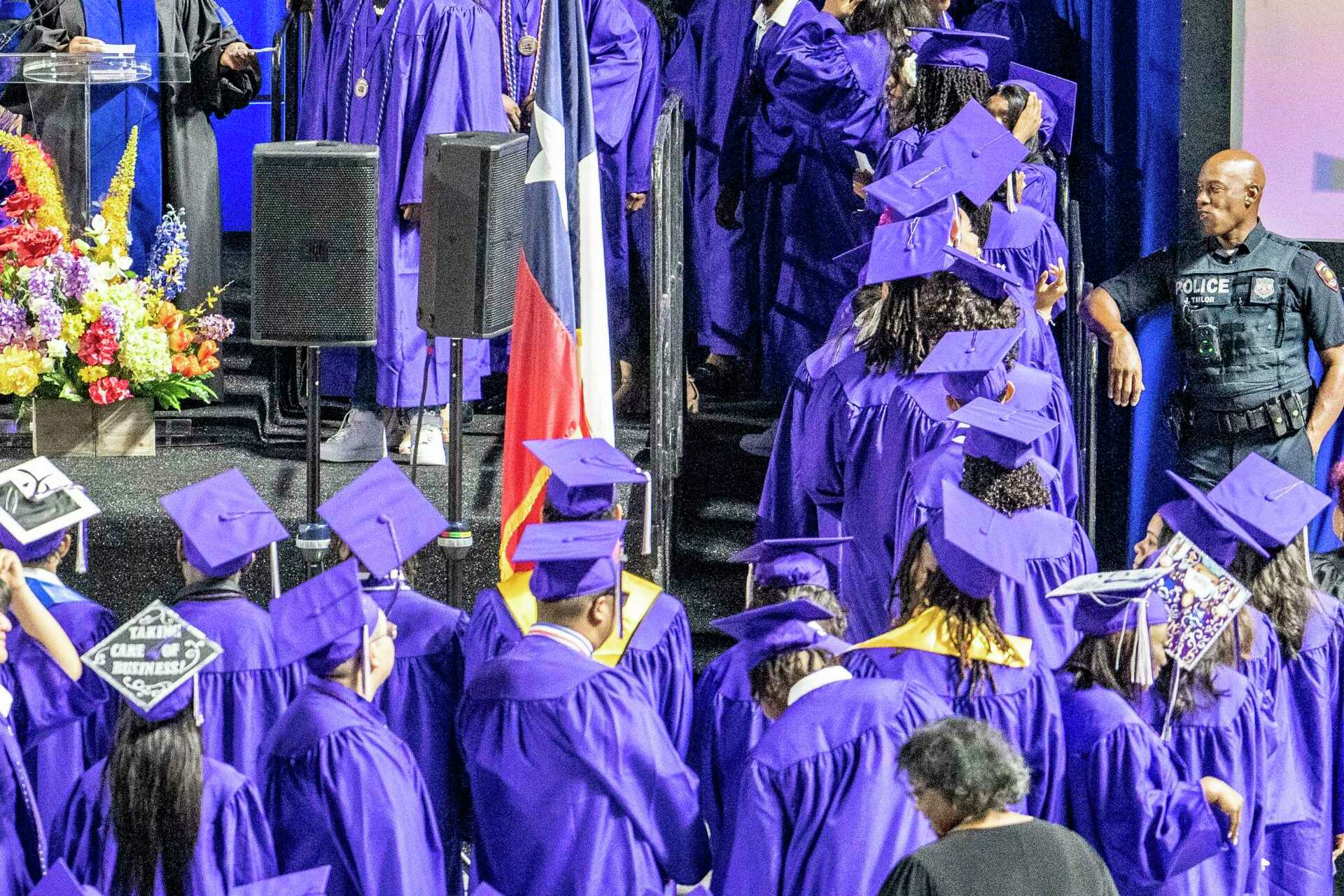 Texas among states to grow from national peak of high school graduates