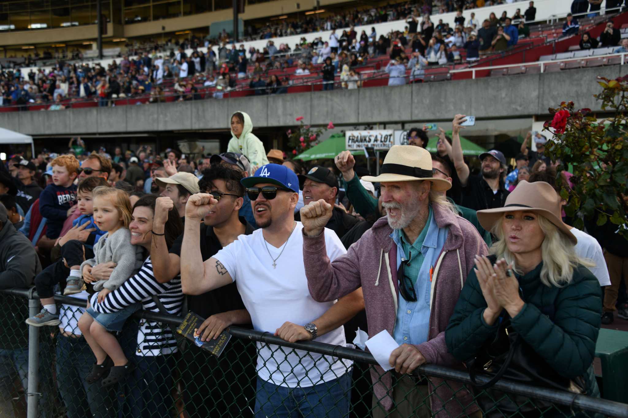 Golden Gate Fields echoes former glory on horseracing track’s last day