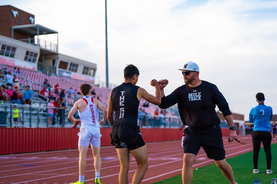 Muleshoe track coaches Simon, Arias honored after stellar season