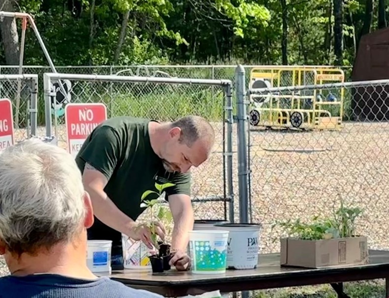 Gardening workshops held for low-income residents