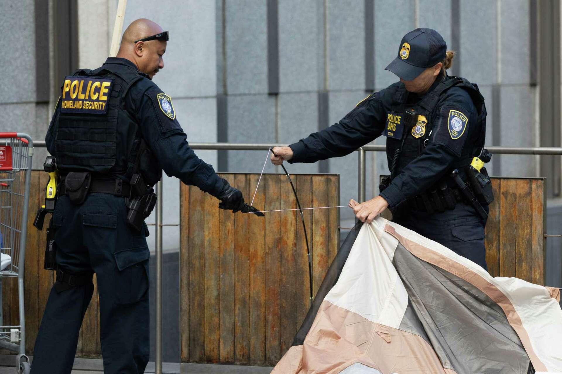 Police clear pro-Palestinian encampment outside S.F. federal building