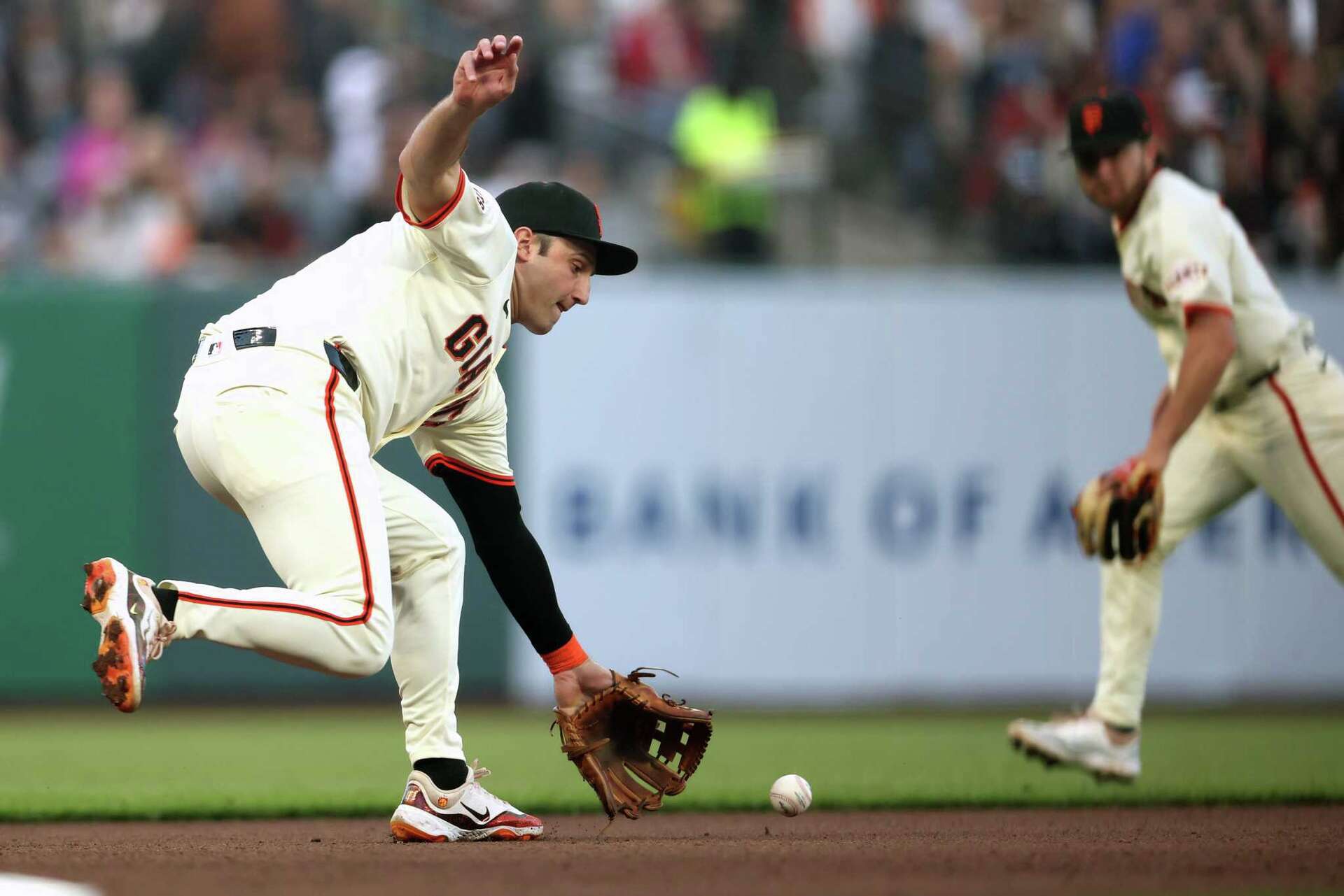 Kyle Harrison sharp, Giants’ offense emerges to beat Astros 4-3 in 10