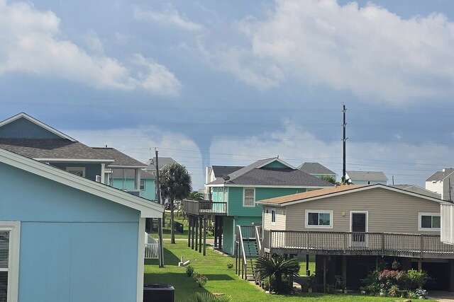 Marine warning issued for gigantic waterspout near Galveston