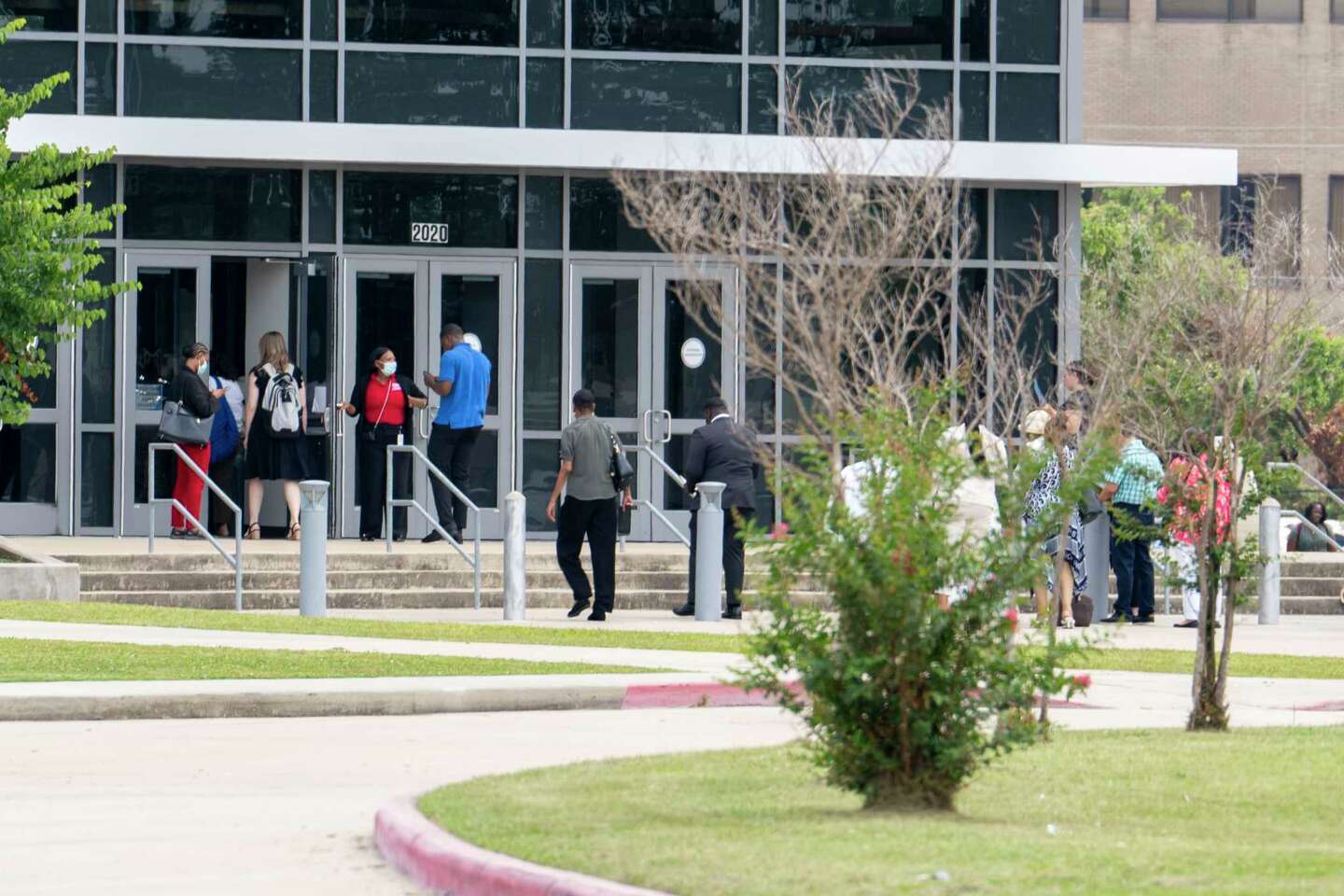Houston ISD hires 1 in 3 members of principal training program