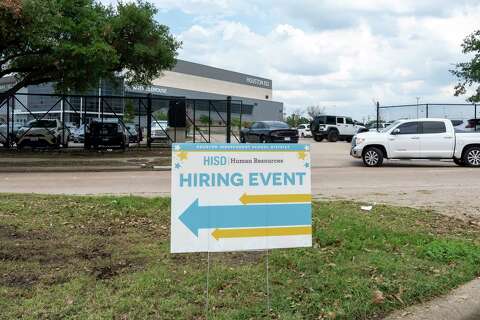 Uncertified teacher counts increase at majority of HISD schools