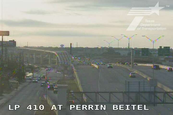Major Loop 410 crash shuts down exit ramp and lanes