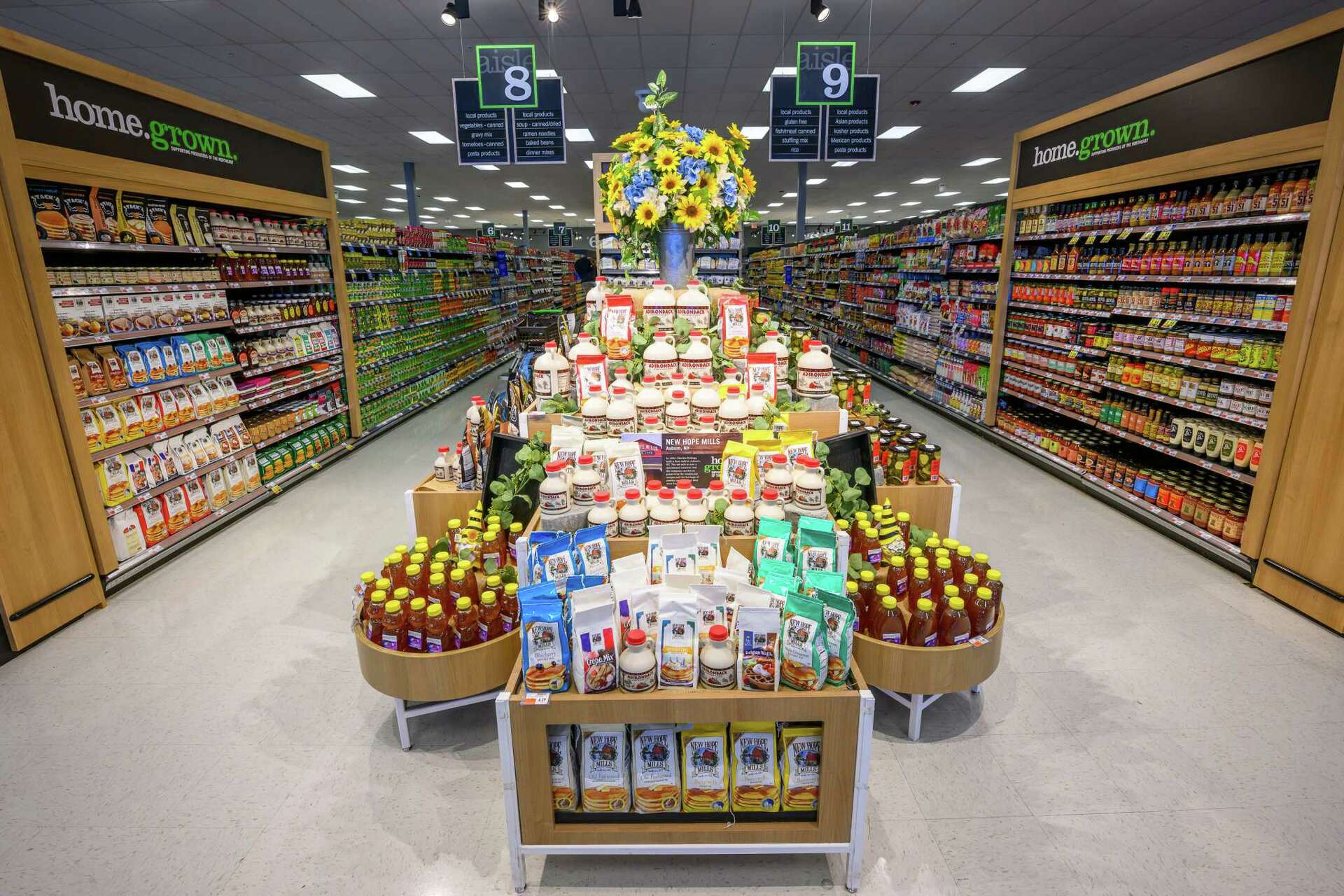 Touring the new Market 32 by Price Chopper stores in the region