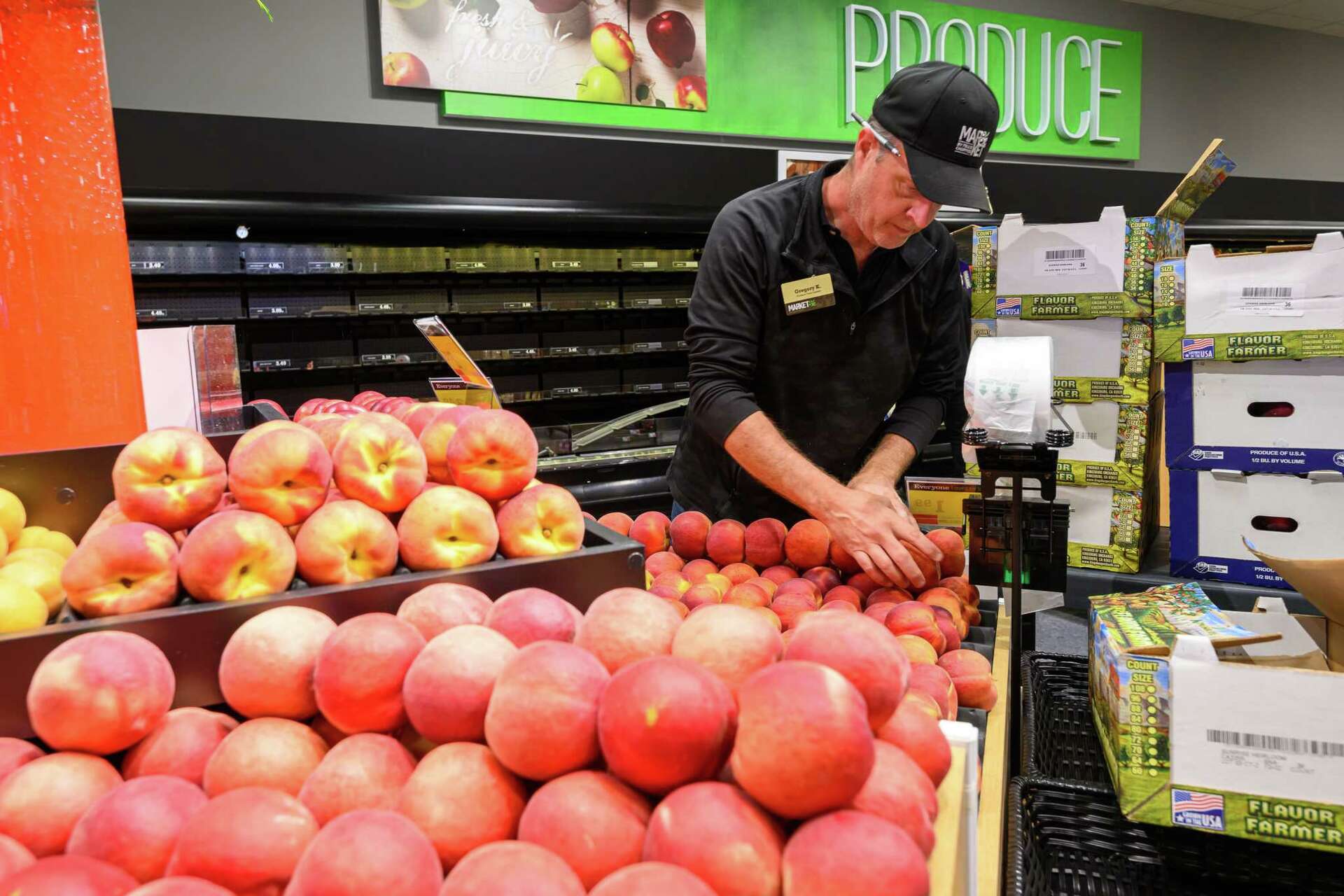 Touring the new Market 32 by Price Chopper stores in the region