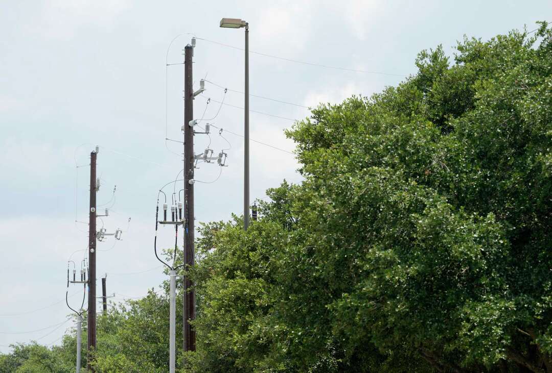 Resilient Structures opens power pole factory in Houston area