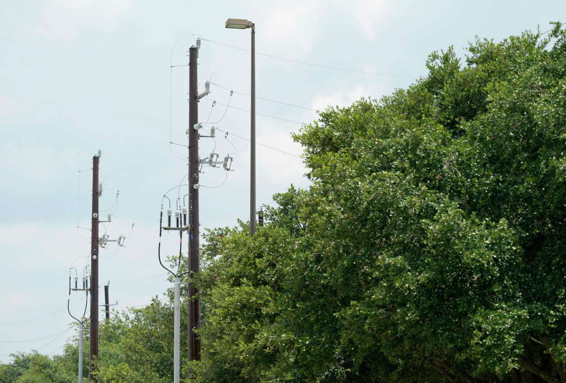 Resilient Structures opens power pole factory in Houston area