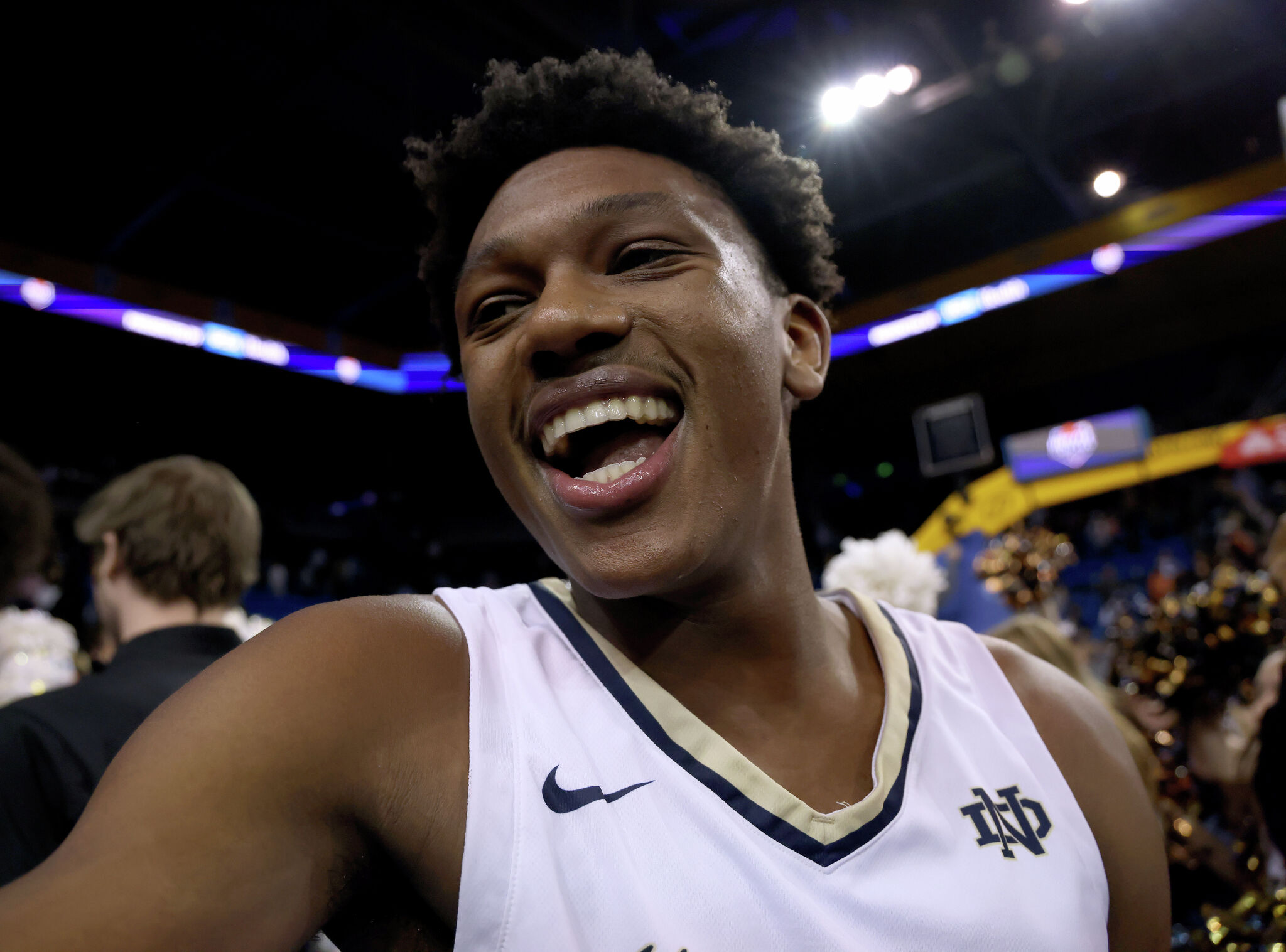 UH's Mercy Miller says he's 'best hooper' in famous family