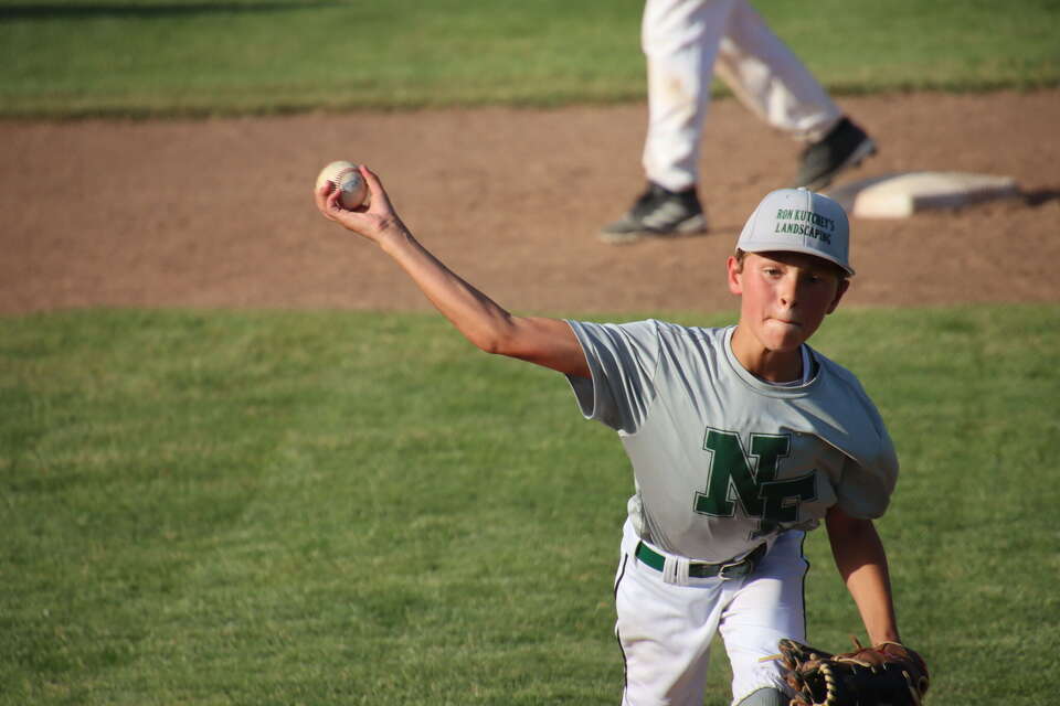 Northeast's Kutchey rallies to edge FNW's Kutchey for city title