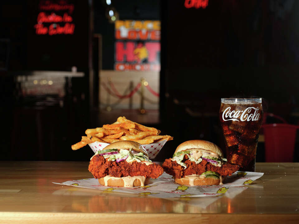 Smalls Sliders, Angry Chickz, Chipotle among Houston expansions