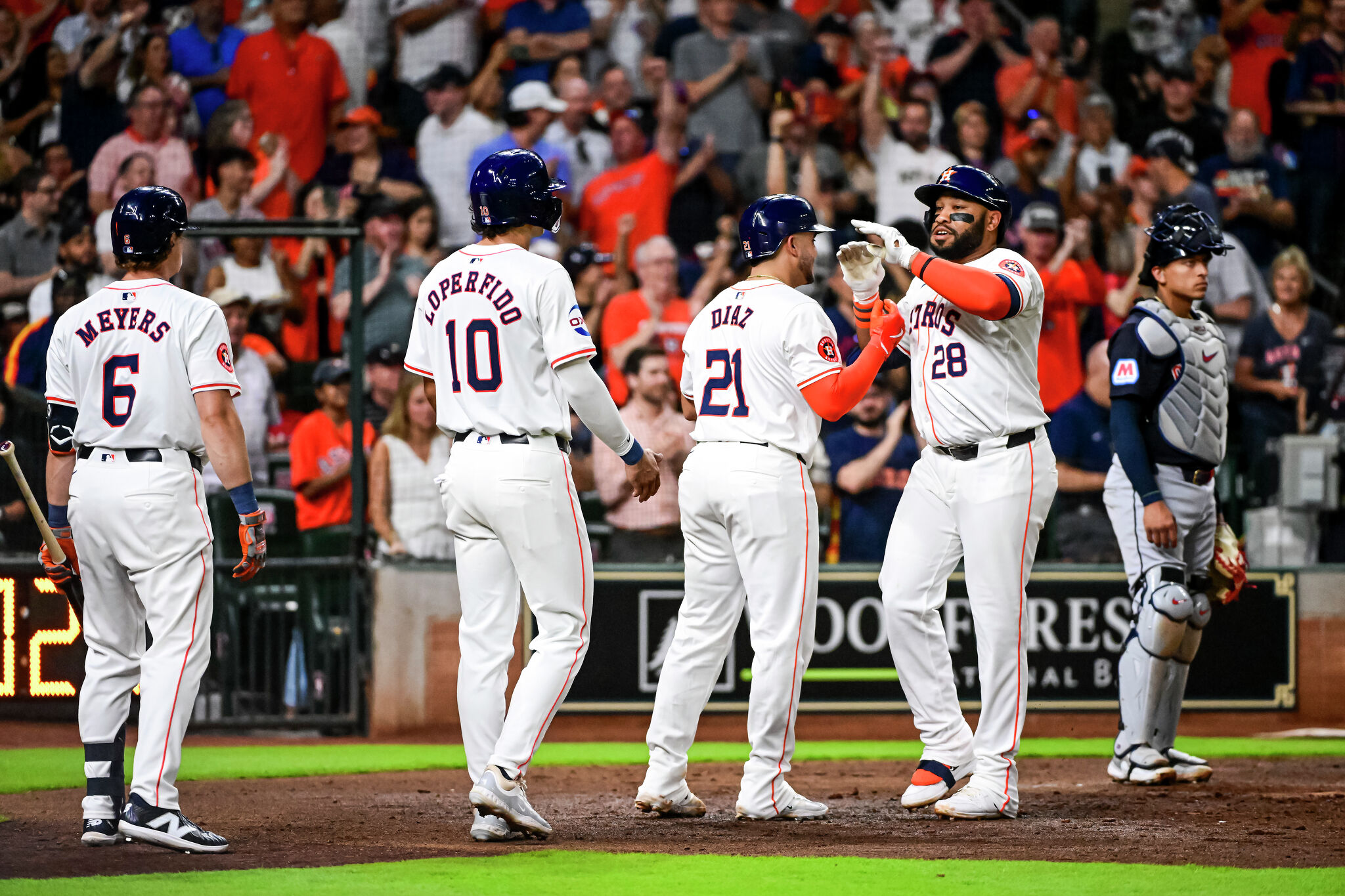 Astros GM lays out first base plan after José Abreu release