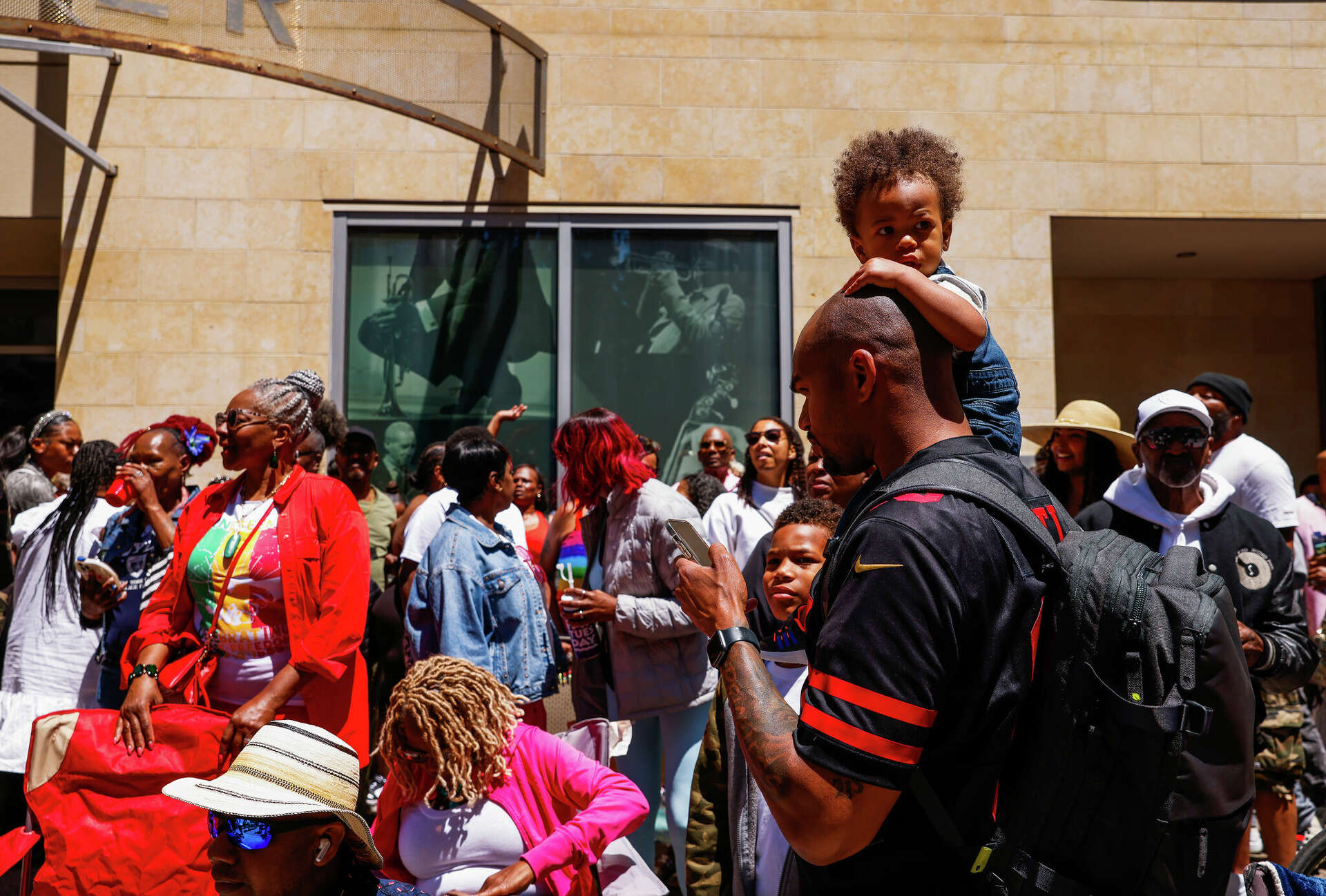 Star power as SF Juneteenth festival celebrates community in Fillmore