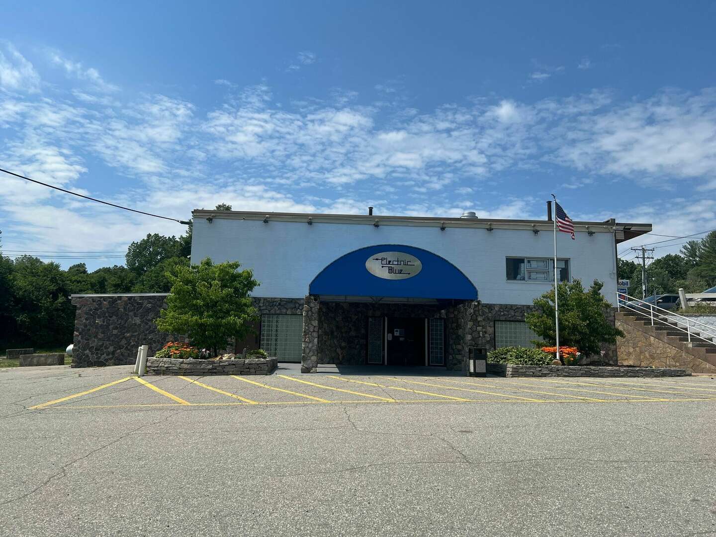 Tolland town council denies Electric Blue Cafe application to operate