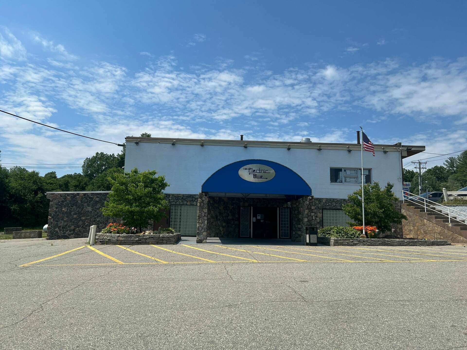 Tolland town council denies Electric Blue Cafe application to operate