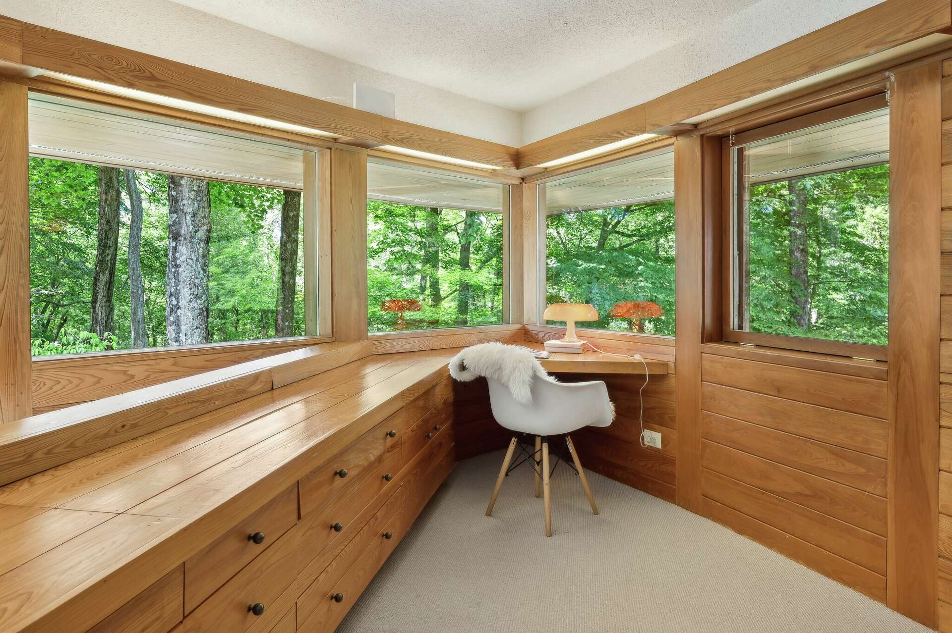 CT house designed by Frank Lloyd Wright apprentice listed for $4M