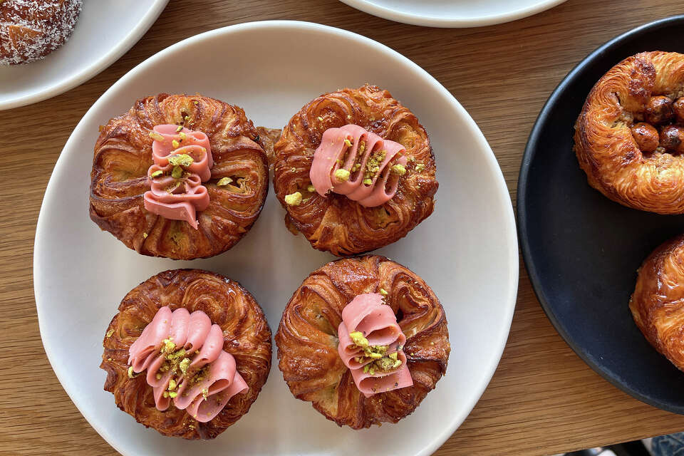 Oakland bakery puts unusual twist on cult-favorite pastry