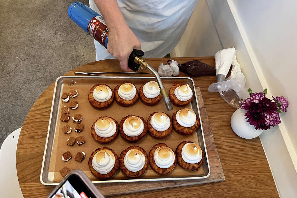 Oakland bakery puts unusual twist on cult-favorite pastry