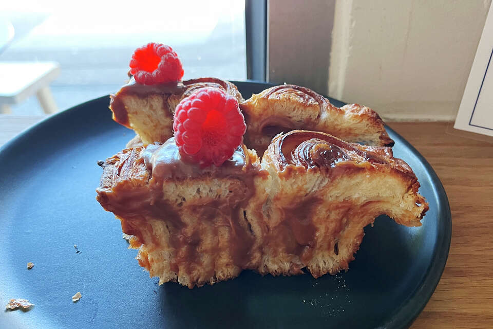 Oakland bakery puts unusual twist on cult-favorite pastry