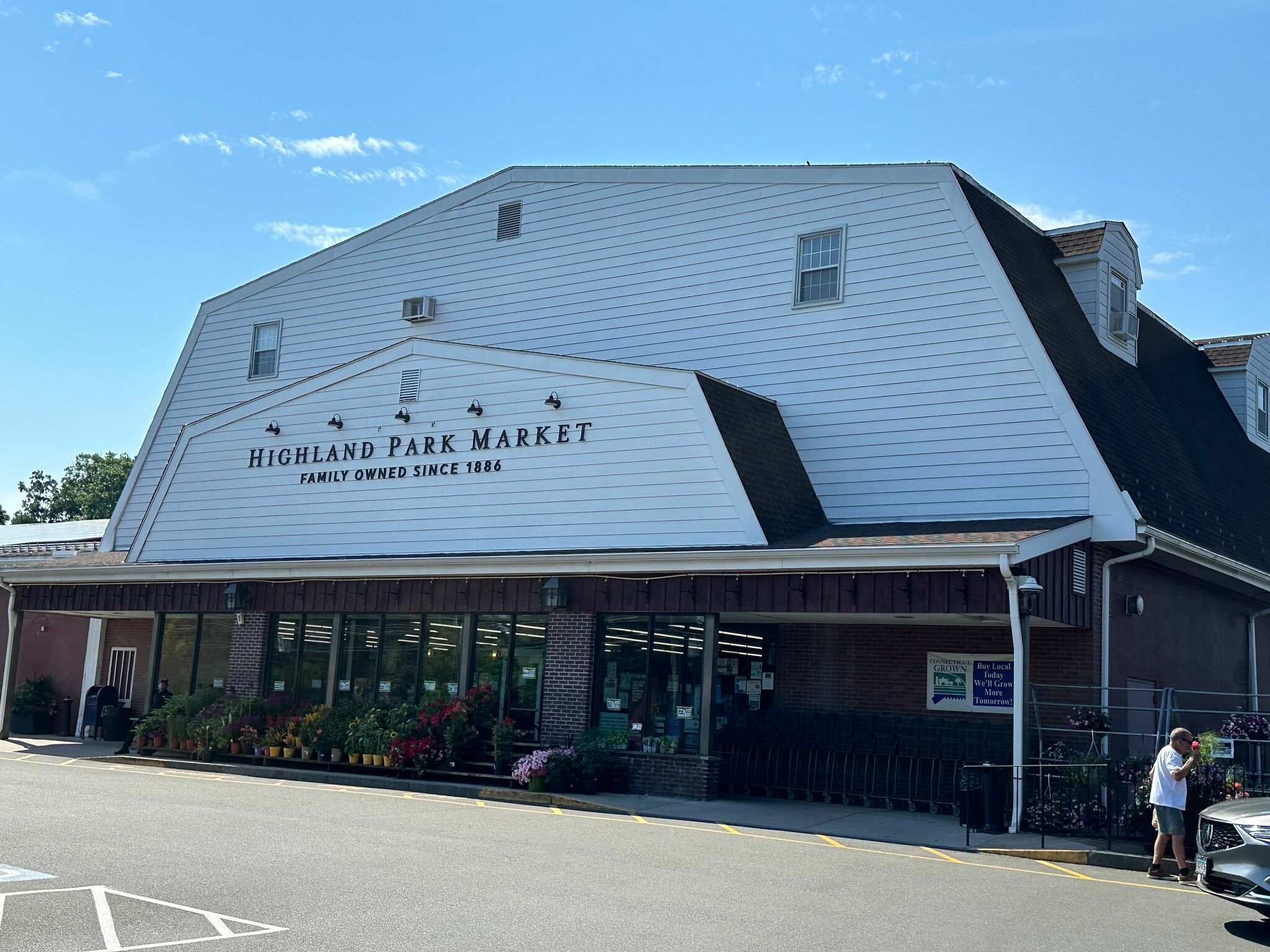 Manchester's Highland Park Market wants to upgrade, expand