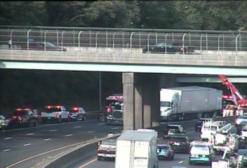 Crash on I-95 in Stamford results in serious injuries, police say