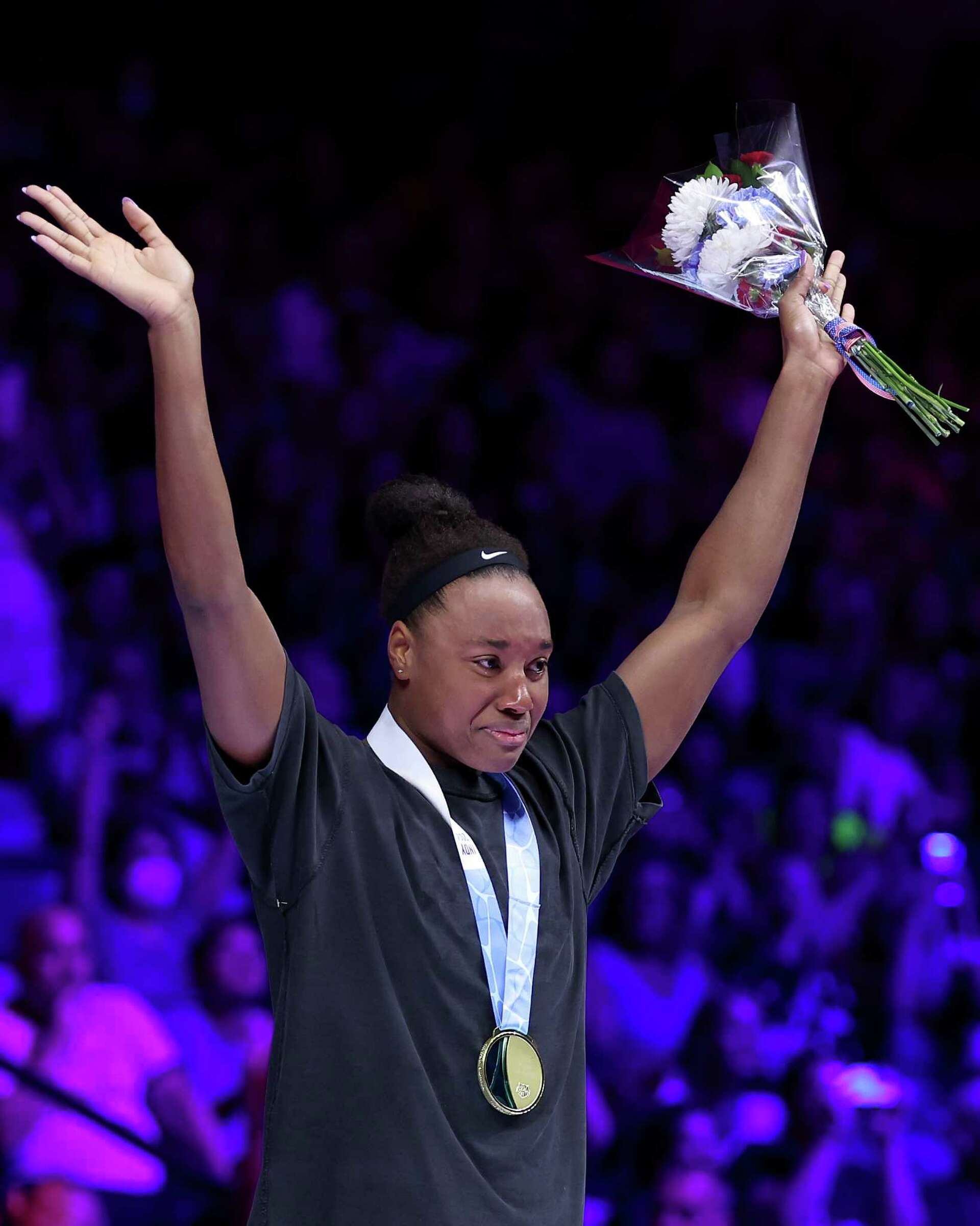 Simone Manuel earns spot on U.S. team for Paris in relay