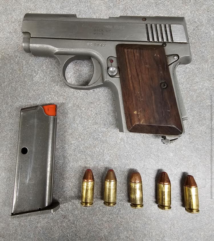 Juvenile had fake gun at North Haven movie theater, police say