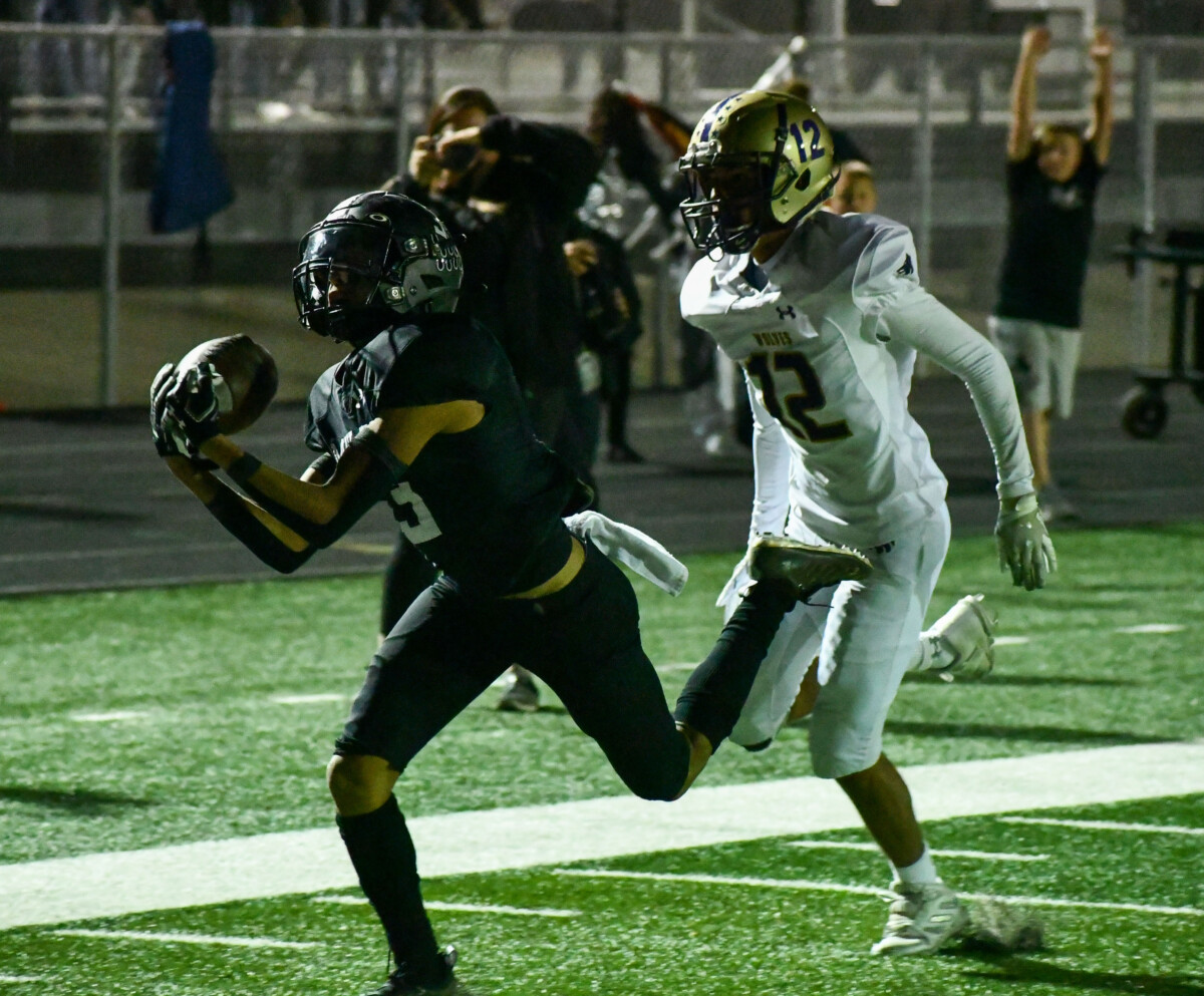 Mules ride momentum into playoff opener against Brownfield