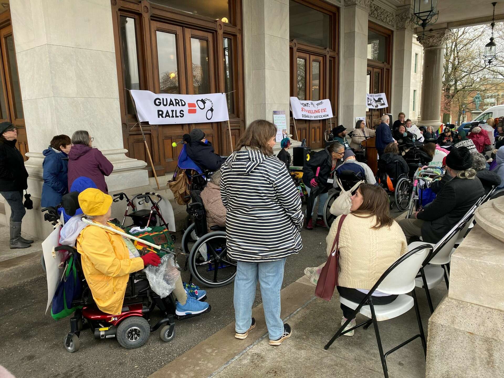 Wheelchair-accessible exam tables required under new Connecticut law
