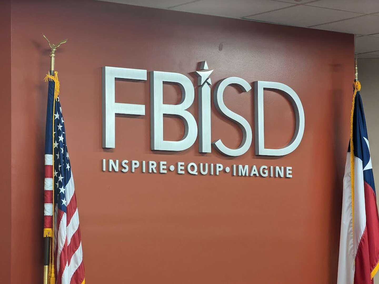 Fort Bend ISD releases details of 2025-2026 calendar. Here's a look