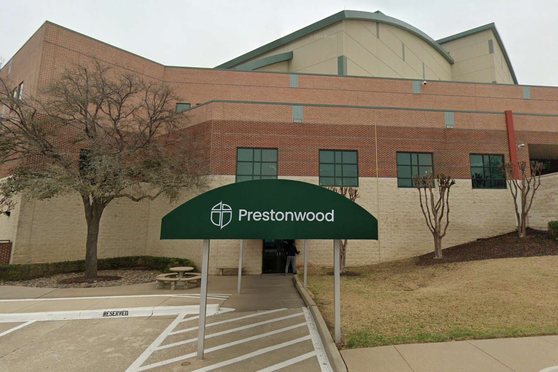 Texas megachurch pastor resigns abruptly after 35 years