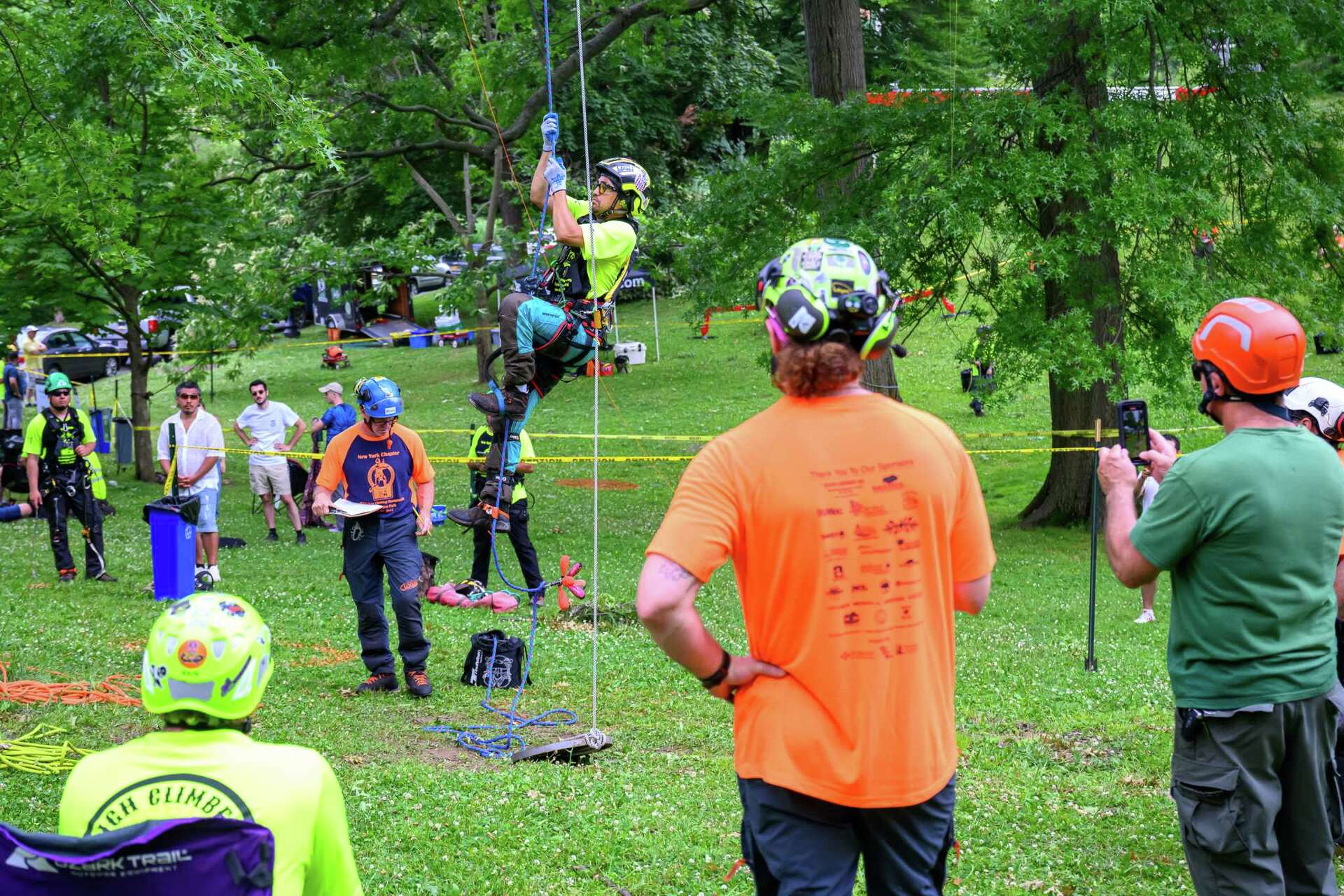 Arborists compete in tree-climbing competition in Washington Park