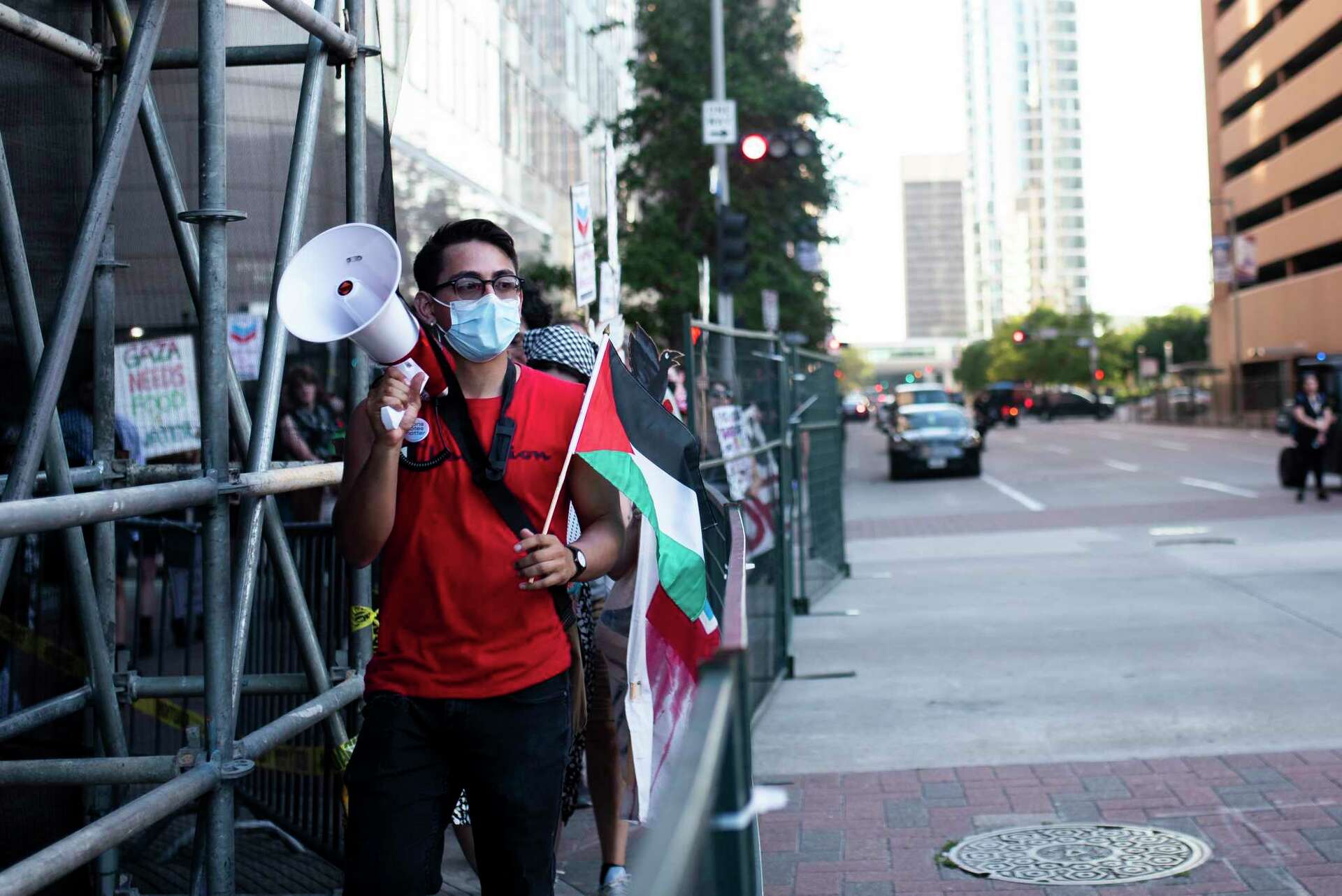 Houstonians turn out for New Faces of Pride Festival amid pride drama