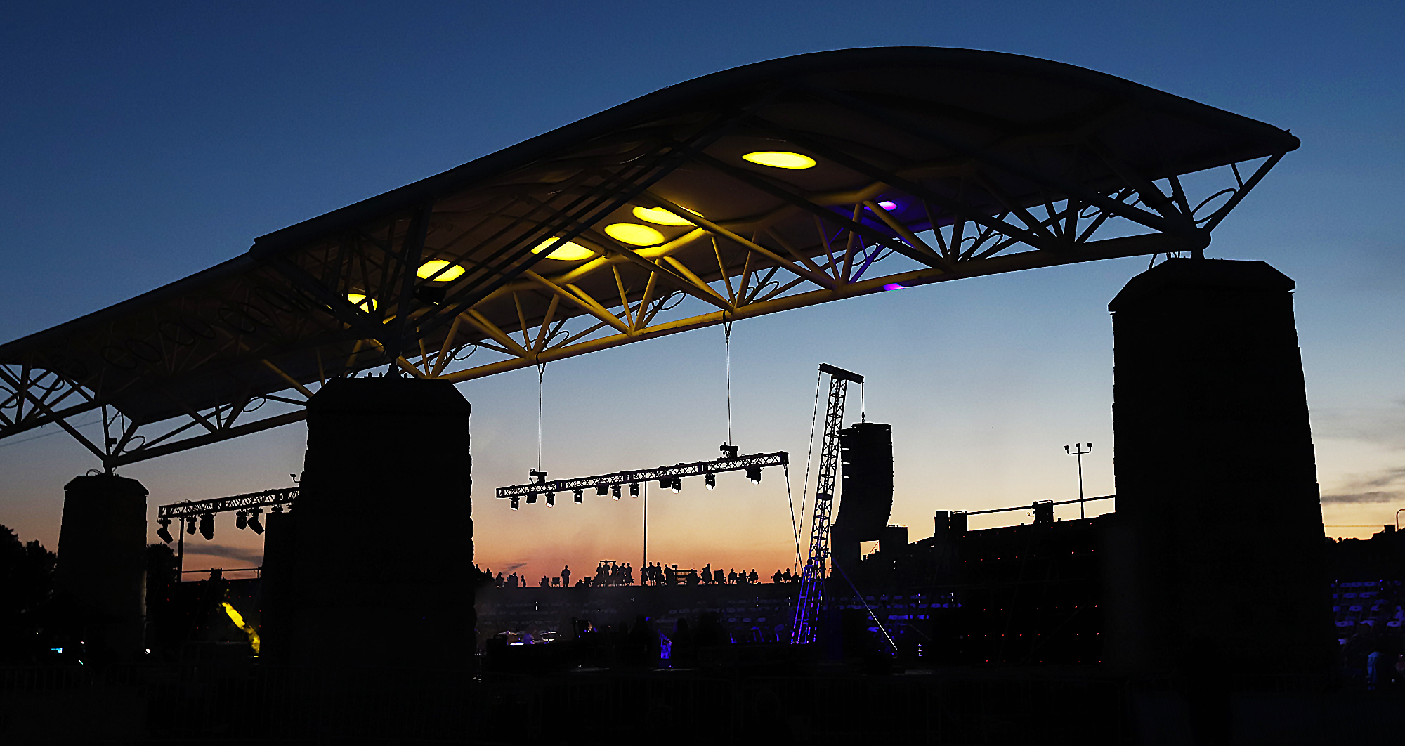 How do I watch Big Ten Plus, B1G+ via livestream?