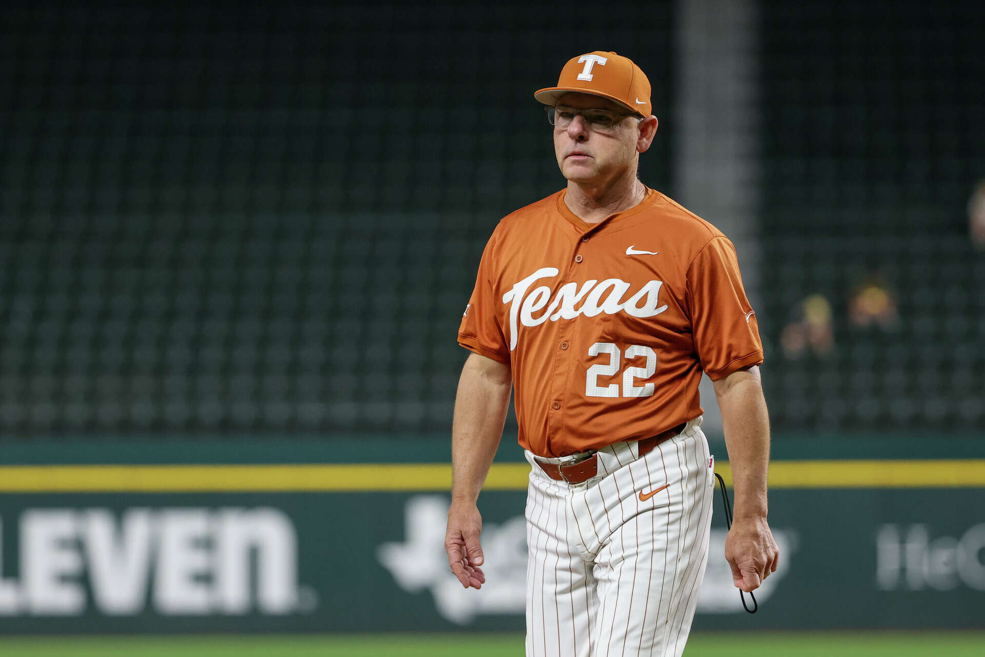 UT Longhorns: Baseball coach David Pierce out