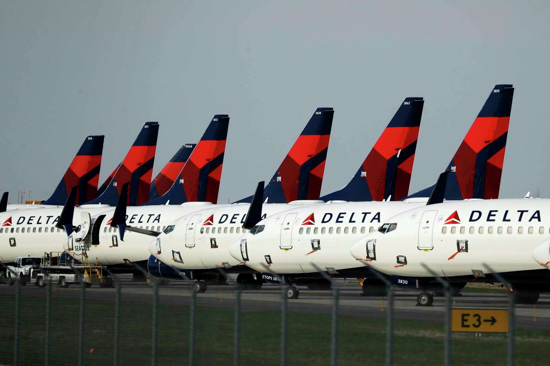 Two Delta Air Lines flights bound for S.F. suffer engine failure