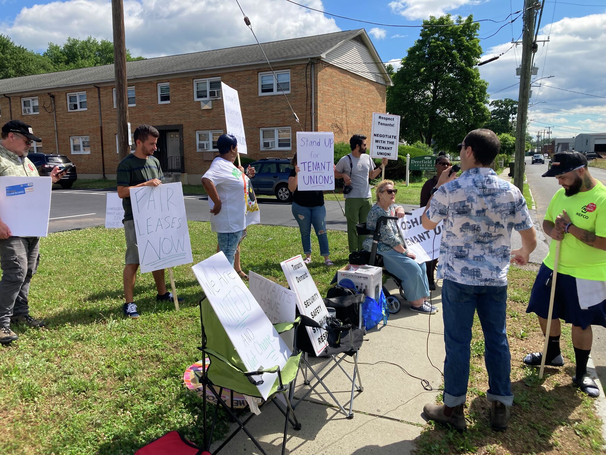 East Hartford tenants rally for better living conditions