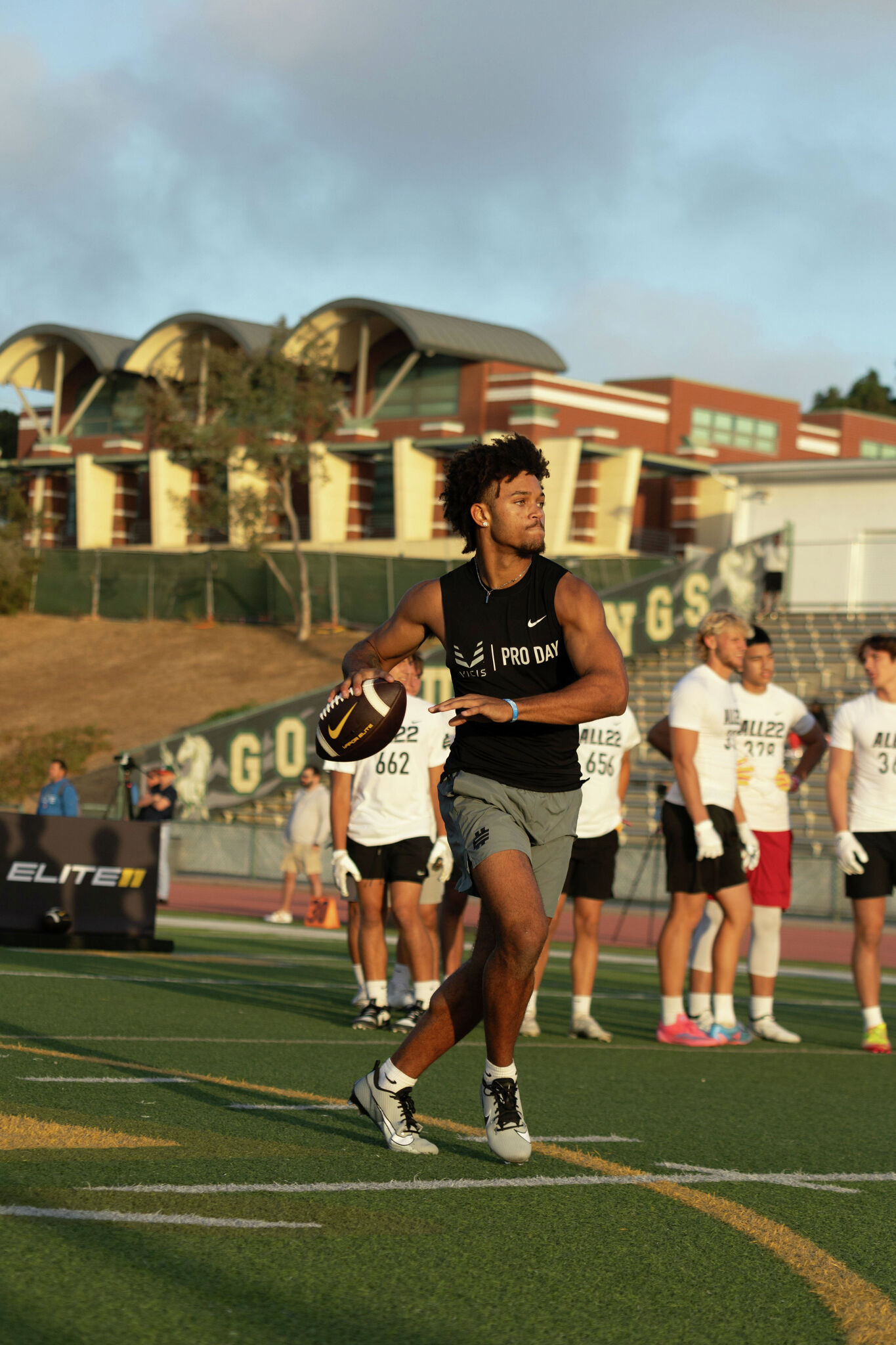 Ty Hawkins competes in Elite 11 against Keelon Russell, Julian Lewis