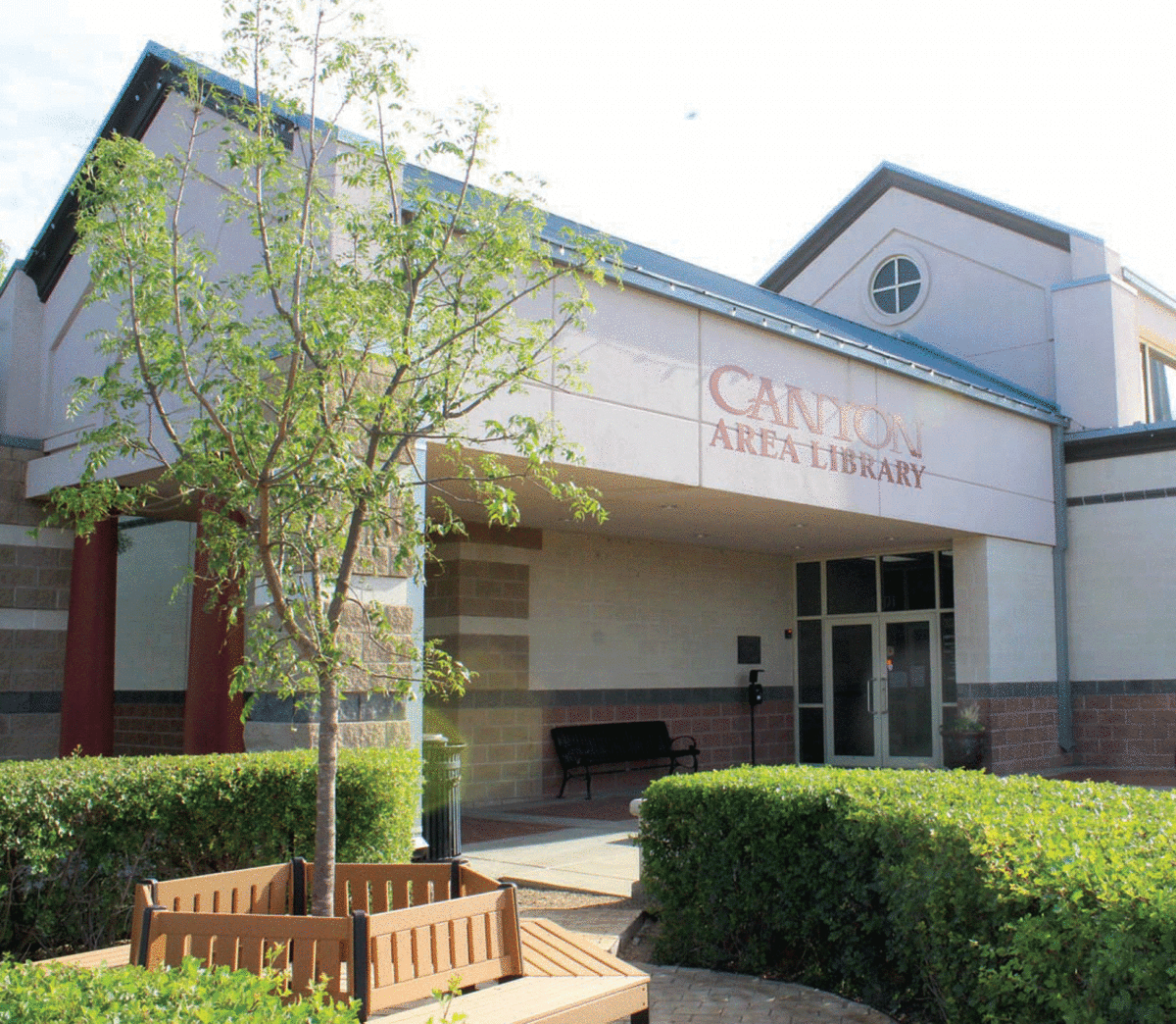 Canyon Area Library spruces up ‘reading area’ with new tree tower