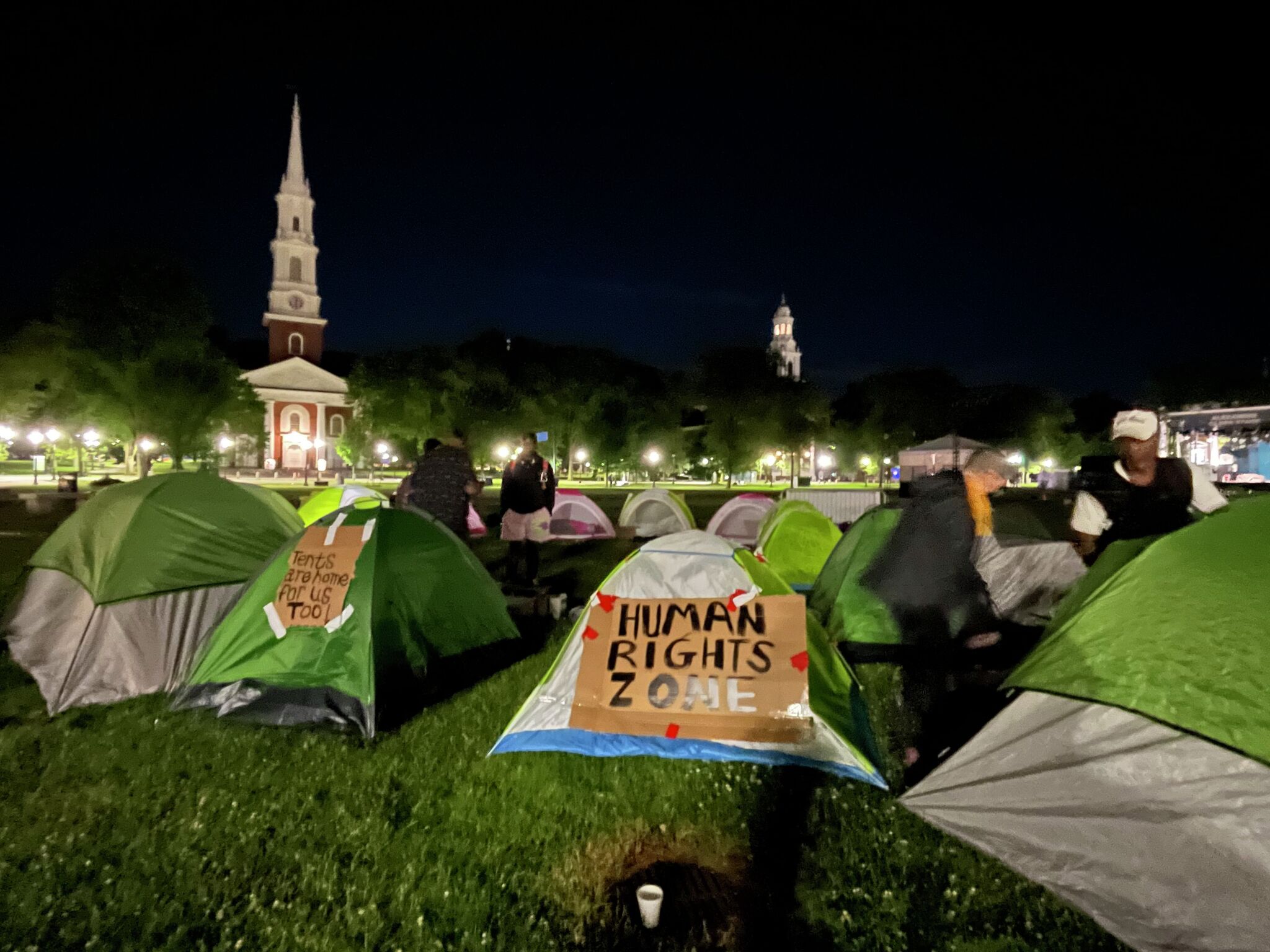 Unhoused people & their allies hold own 'festival' on New Haven Green