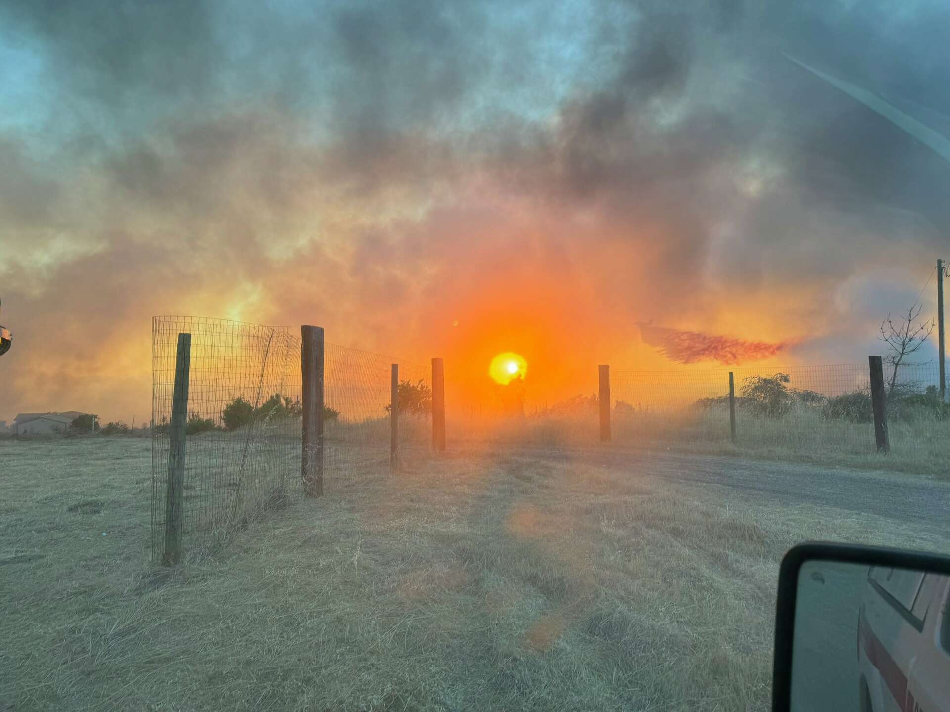 'Fast-spreading' wildfire triggers evacuations in Northern California